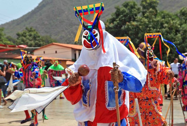 Reverón y Diablos Danzantes de Corpus Christi presentes en China – Alba ...