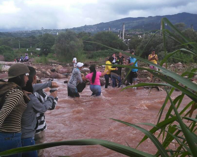 Tachirenses pasaron por el río Torbes para ir a votar (+Video) - Alba ...
