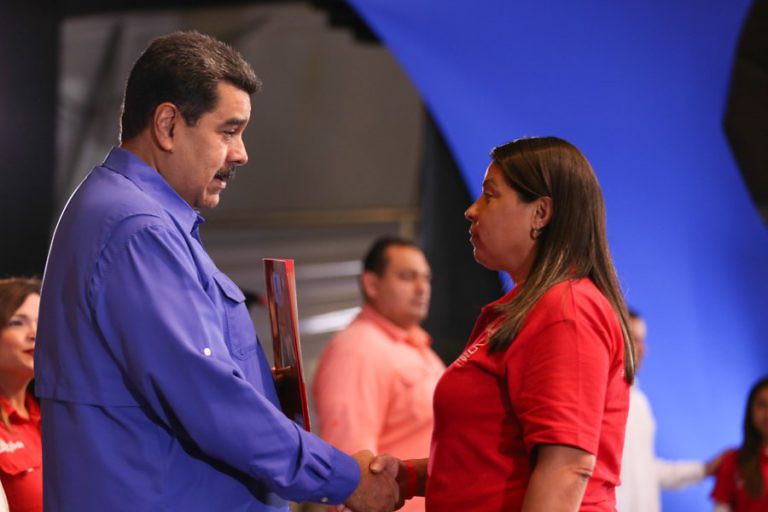 Maduro encabeza graduación de 10.300 estudiantes de Misión Ribas ...
