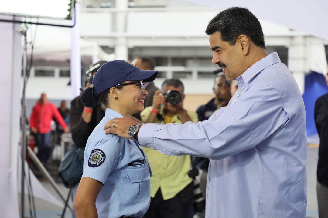 2.023 estudiantes de la UNES graduados este miércoles como oficiales de ...
