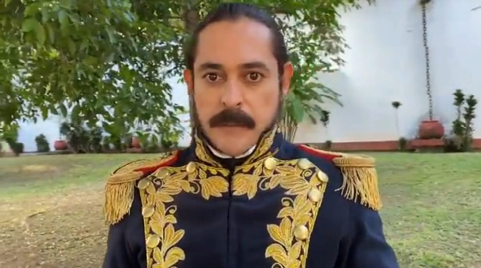 Actor Juvel Vielma interpreta al Libertador Simón Bolívar adulto en ...