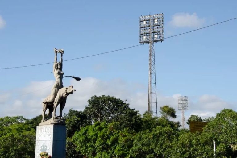 Estatua "María Lionza" de Alejandro Colina se encuentra resguardada ...