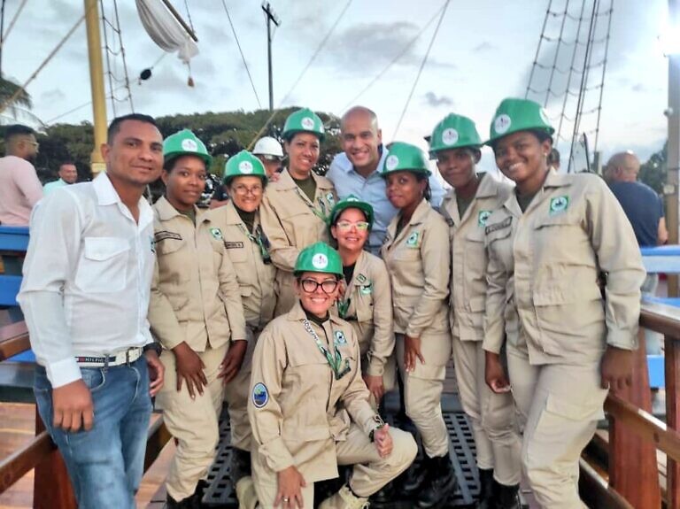 Buque Leander reabre sus puertas tras completa recuperación (+Fotos ...