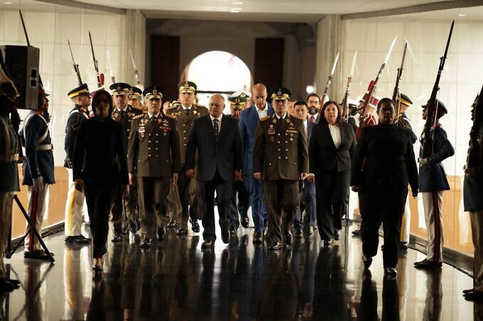 Cabello en Bicentenario de la Batalla de Ayacucho: Estamos librando una ...
