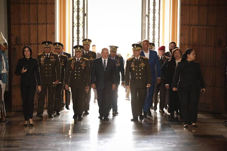 Cabello en Bicentenario de la Batalla de Ayacucho: Estamos librando una ...