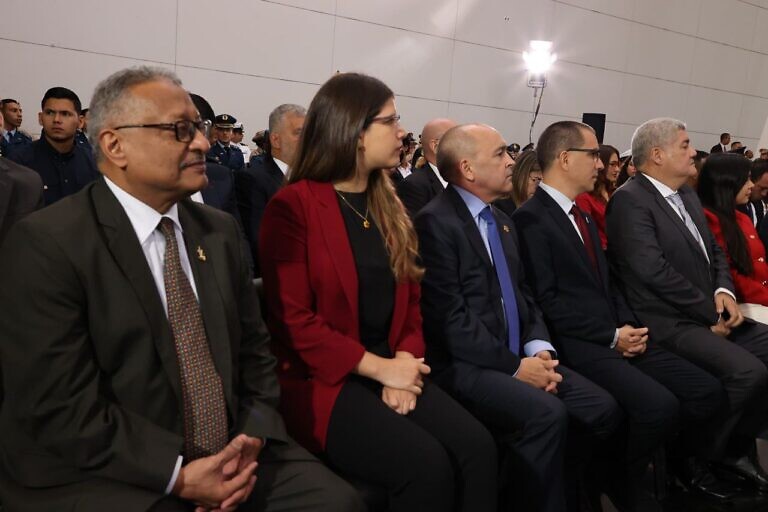 Cabello en Bicentenario de la Batalla de Ayacucho: Estamos librando una ...