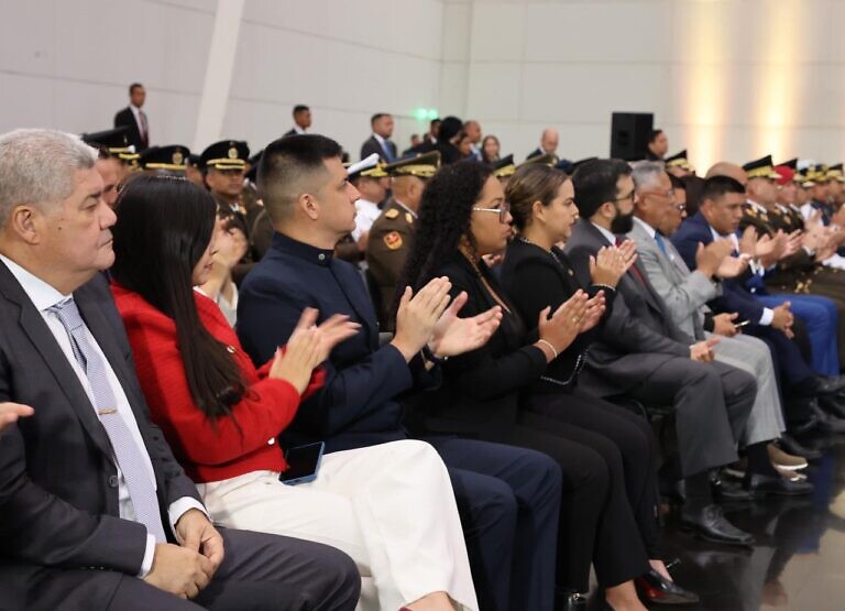 Cabello en Bicentenario de la Batalla de Ayacucho: Estamos librando una ...