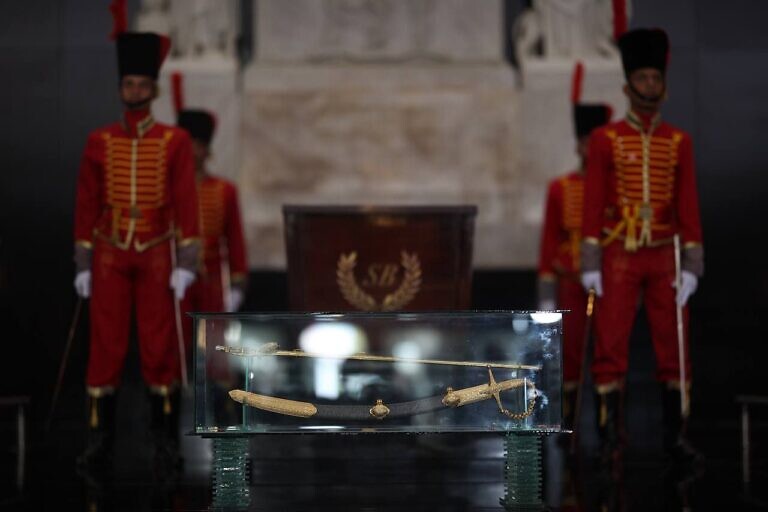 Cabello en Bicentenario de la Batalla de Ayacucho: Estamos librando una ...