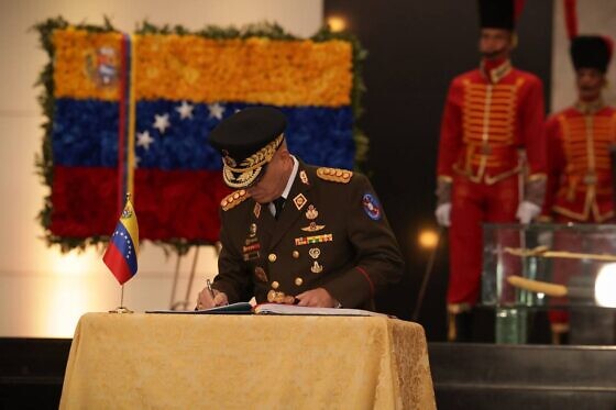 Cabello en Bicentenario de la Batalla de Ayacucho: Estamos librando una ...