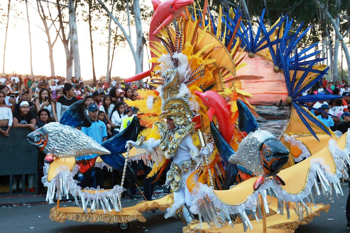 EN FOTOS: Carnavales de El Callao 2025, tradición y color al ritmo del ...